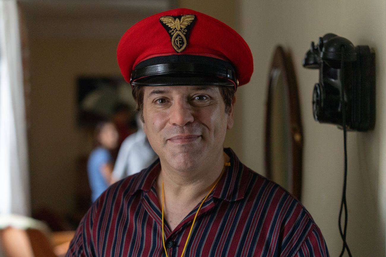 Com’è umano Lui! (2024). Recensione, trama e cast del film Tv